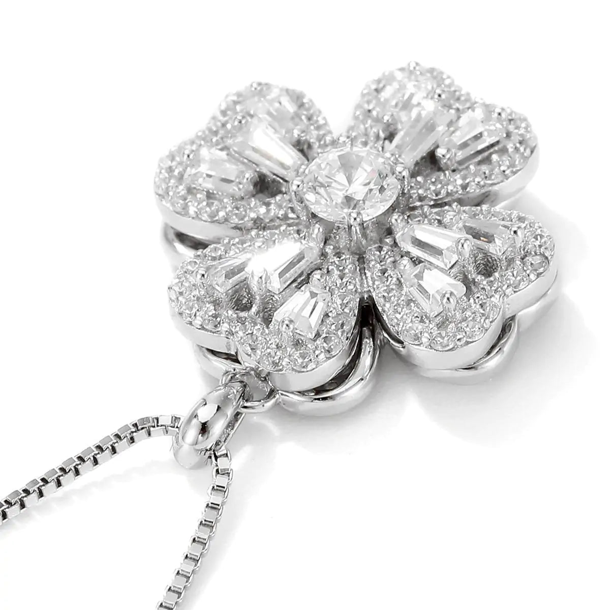Spinning Clover Necklace – Kiona Kendrick